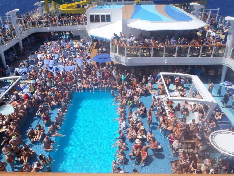 Photos to Make You Reconsider Cruise Booking | Gadgetheory